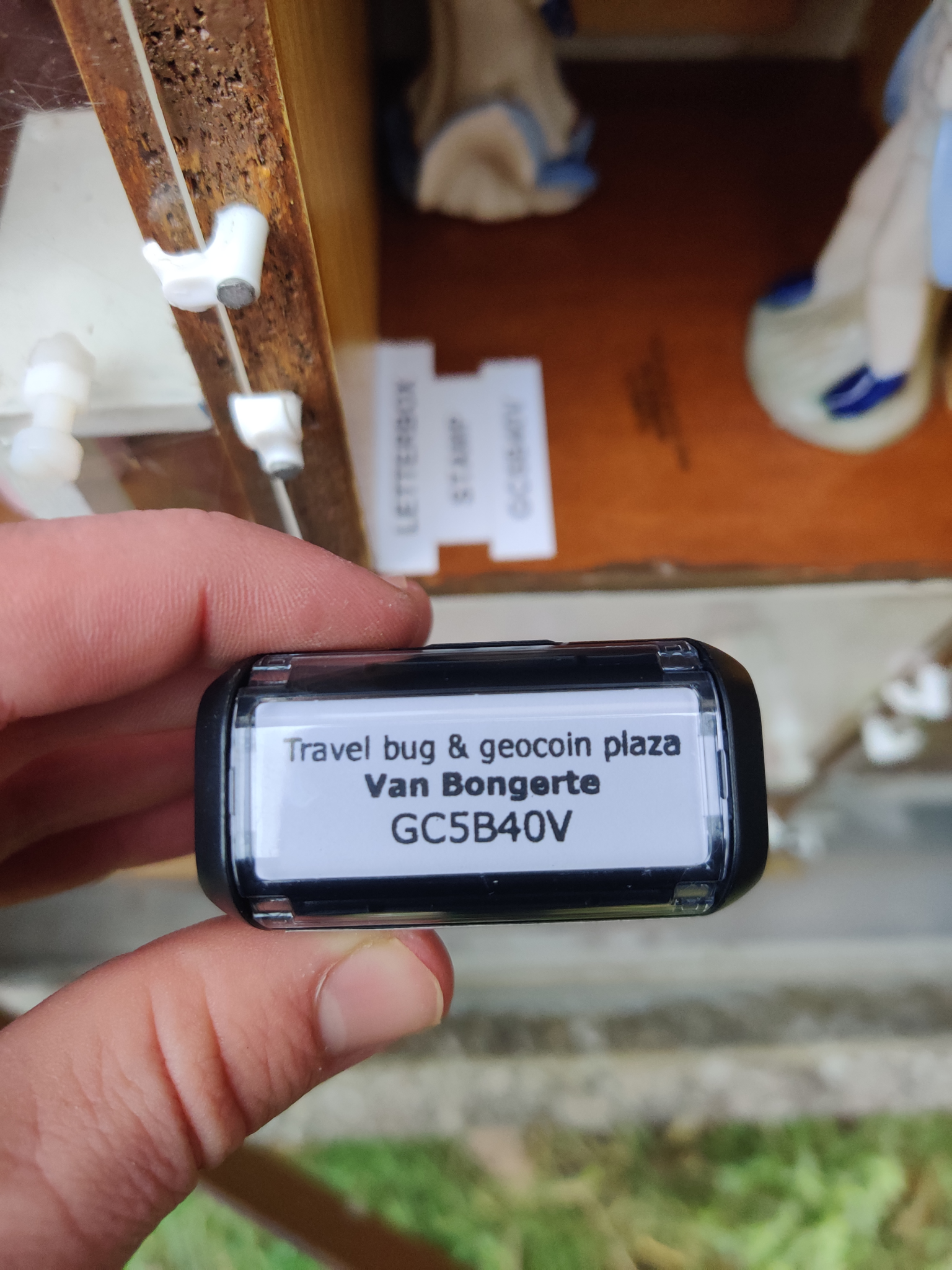 Letterbox-Hybride caches: van letterboxing tot geocaches met een stempel